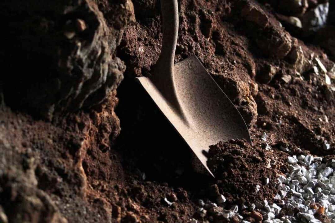 How To Dig a Trench By Hand (6 Easy Steps)